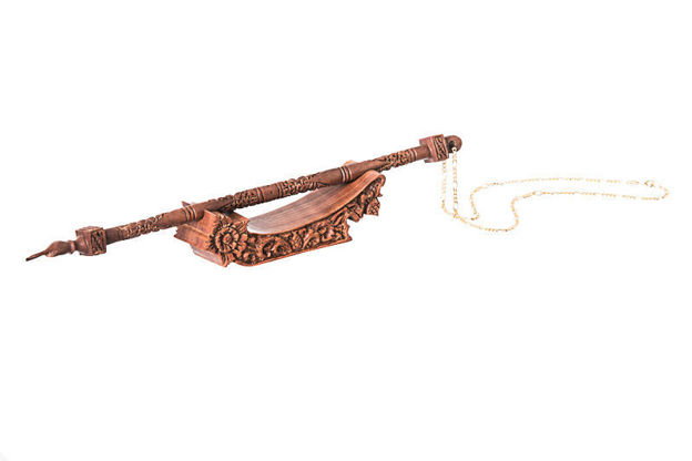 Legacy Judaica. #673-A Yad Wood Carved